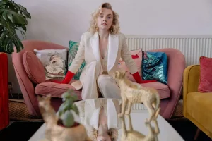 evanna-lynch-the-italian-reve-digital-magazine-new-photo-featured | FMV6